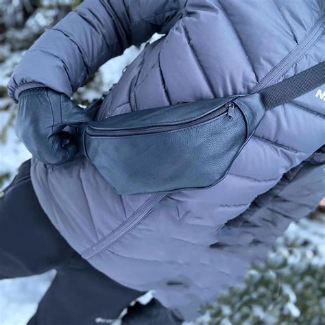 Шкіряна бананка чоловіча сумка жіноча з натуральної шкіри чорна барсетка Оригинальные сумки