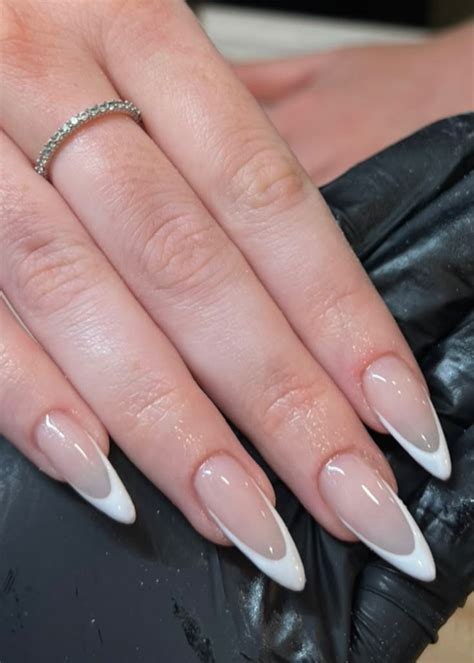 Almond French Tip Nails French Tip Almonf French Nails Mandelform