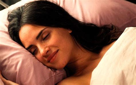 Adria Arjona As Anathema Device In Good Omens 2019 Arjona Adria Arjona Makes You Beautiful