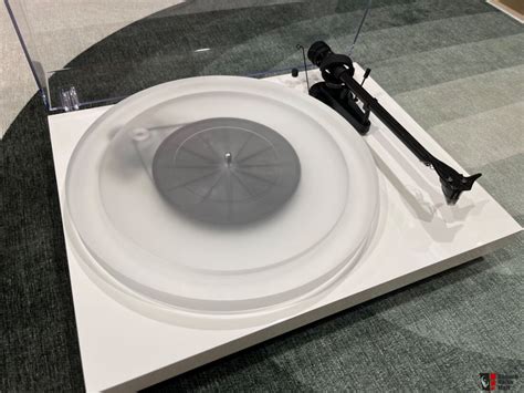 Pro Ject Debut Carbon With Upgrades Photo 4843861 Us Audio Mart