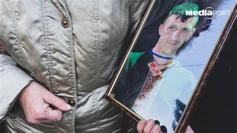 У Харкові поховали вбитого російськими окупантами письменника Вакуленка фото Mediaport