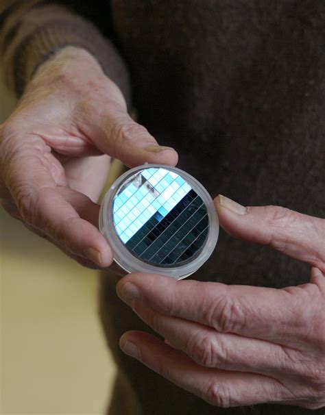 Researchers Create First Functional Semiconductor Made From Graphene Research