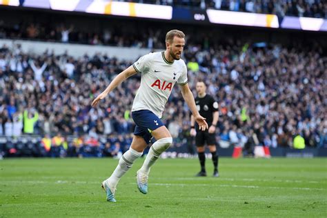 Bayern Munich Chief Hesitates Over Harry Kane Transfer Race