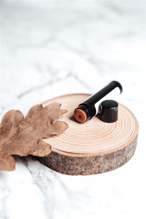 3 Rekomendasi Lip Serum Untuk Bibir Hitam