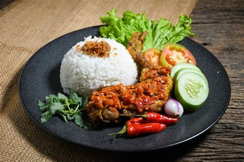 Premium Photo Ayam Geprek Sambal Indonesian Food Or Geprek Fried