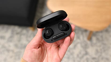 Jbl Quantum Tws Air Review Sometimes Less Is More