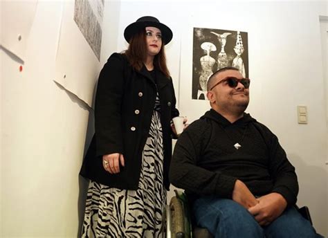 Мая Илиева почете изложба на покойния Кольо Карамфилов