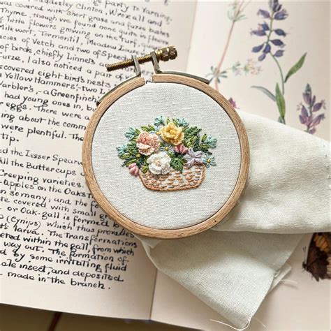 마로 Hello 👋🖐 꽃인사~ 마로작업실 프랑스자수 구미프랑스자수 Instagram