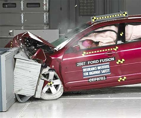 Ford Fusion S SE SEL V AWD Safety Ratings Crash Test Results
