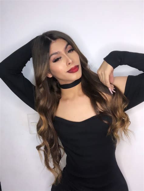 موديل الكاميرا Jimmenna دردشة وعرض جنس مجاني Stripchat