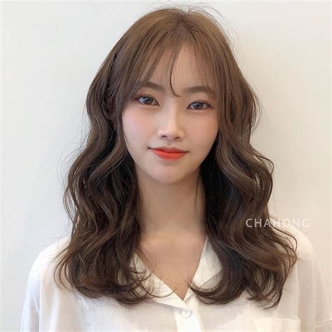 차홍룸 삼성점 김승아 On Instagram 안녕하세요 차홍룸김승아 입니다🌷 사랑스러운 플라워펌 스타일이에요🌷 중단발 기장에서도 예쁜 웨이브펌