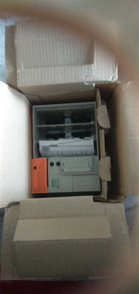 Schneider Electric Modicon Tsx Micro Telemecanique Tsx3721101 Tsx 3721 Dc New Industrial Sol