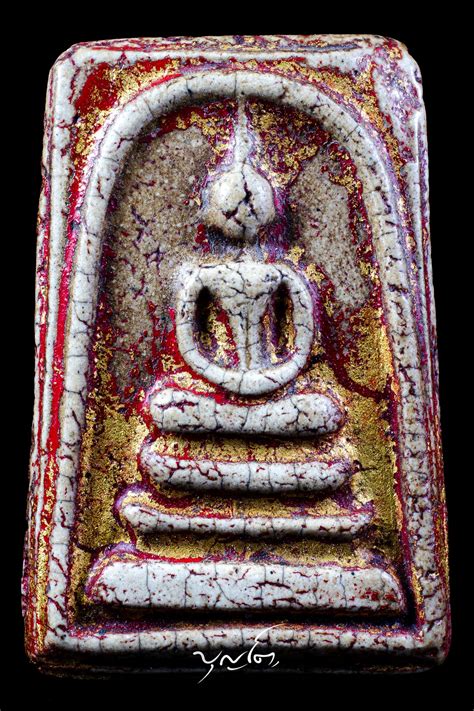 บุญโต พระสมเด็จ พระทรงกลีบบัวหลังตราแผ่นดิน พระองค์นี้เข้าใจว่าสร้างใน งานพระราชพิธีบรม