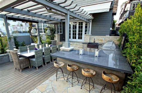 25 Cozy Backyard Retreats For Entertaining