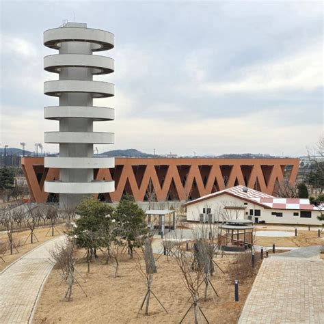 공간 읽어주는 남자 붉은 벽돌로 그려낸 공간 화성시 복합문화공간 매향리평화기념관 안녕하세요 공간읽어주는남자
