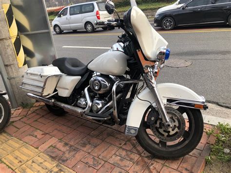 할리데이비슨 일렉트라 글라이드 폴리스 중고 오토바이 거래의 새로운 기준 바이크 사고팔 땐 바이킹