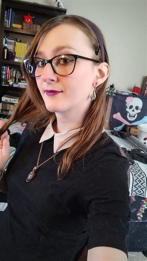 Shes A 10 But She Has To Shave Her Face Before Going Anywhere… R