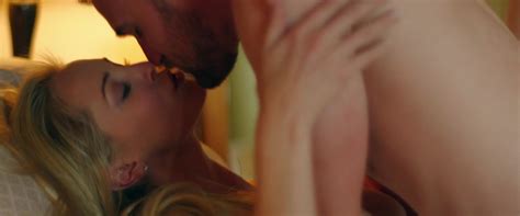 Louise Linton Desnuda En Intruder