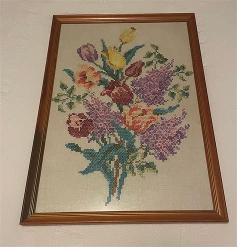 Vintage Needlepoint Bouquet Of Flowers On Linen In Frame Etsy