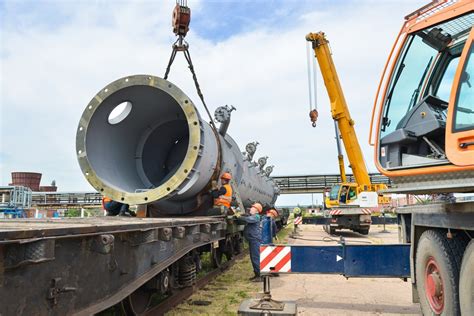 Омский каучук продолжает получать оборудование для производства кумола