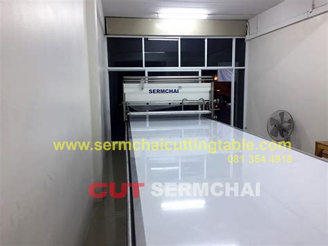 โต๊ะตัดผ้าชนิดธรรมดา หน้าไม้เคลือบแผ่นโฟเมก้า ขาว ขอบพลาสติก Model Tm