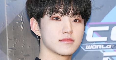 세븐틴 호시 빨간 눈화장[포토엔hd]