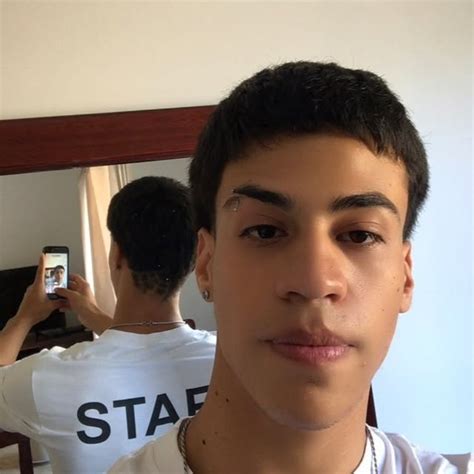 Tavin Tavin Ferreira • Threads Say More