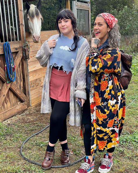 American Pickers Star Danelle Colbys Daughter Memphis 22 Begs For