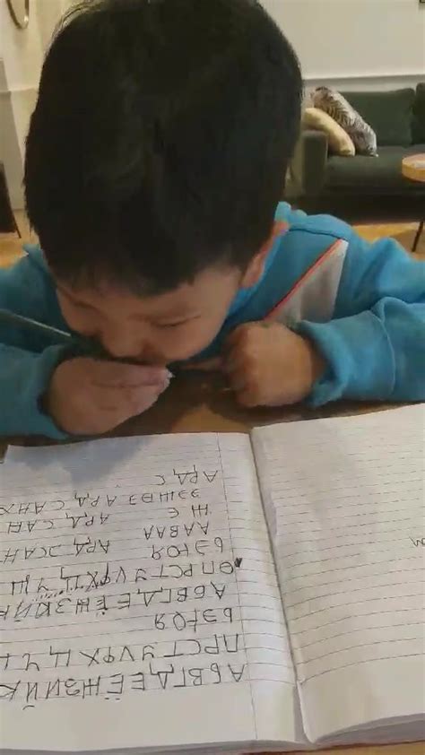 Сайхан баярлаж байгаа биз дээ Баярын энэ өдрүүдэд Цай ба Түгжрээгээ