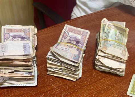 “Ухамсаргүй зарим иргэн 500 төгрөгийг хувааж ураад автобусны бэлэн мөнгөний хайрцагт хийж байна“