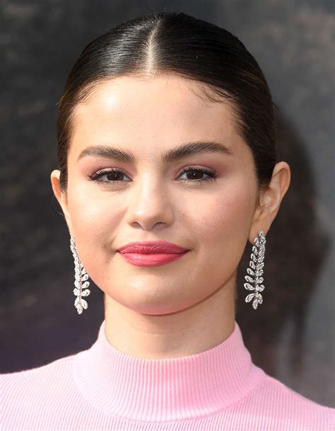 Selena Gomez Face Shape