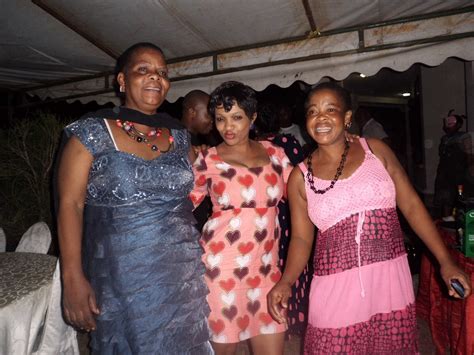 Tzya Kijanja Picha Za Mama Lulu Mama Kanumba Lulu Na Wengine Wakifanya Sherehe Ya Pamoja