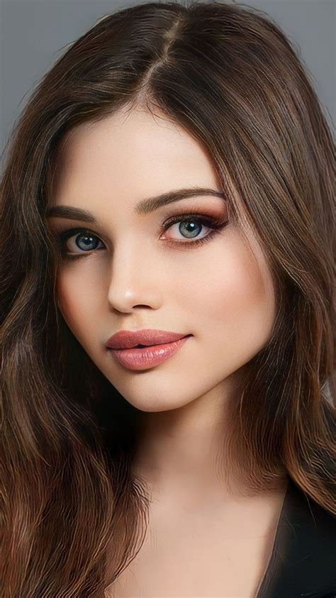 India Eisley India Eisley Barefoot Blonde Beauty