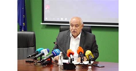 Изнудват бивш министър с порно