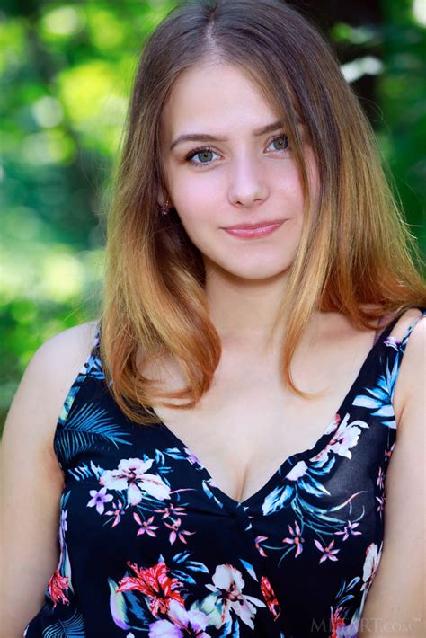 Dakota Pink Pictures 35 Images