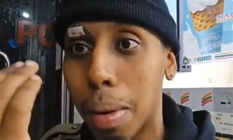 소녀상 앞에서 상의 벗고 외설적인 춤춘 유튜버 지나가던 시민에게 폭행당해 아시아경제