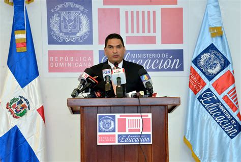 Miguel Medina Deja Educación Para Dirigir Precampaña Presidencial De