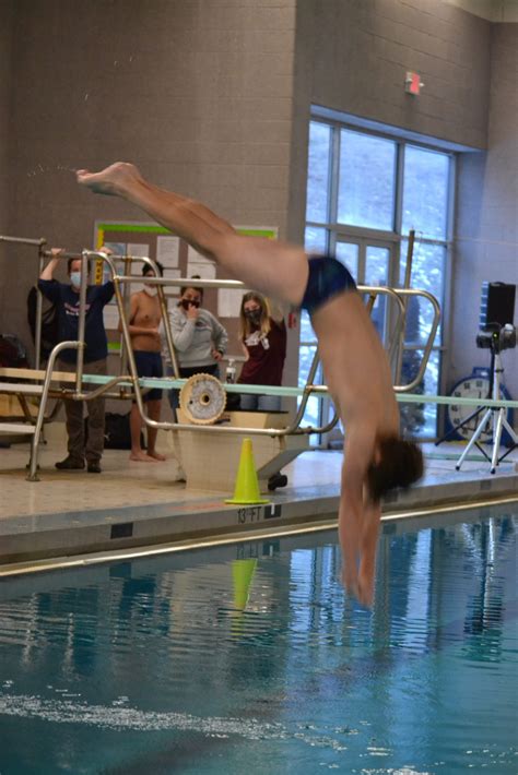 Jonah Genser Set A Ne W School Record In Diving We Ha West Hartford