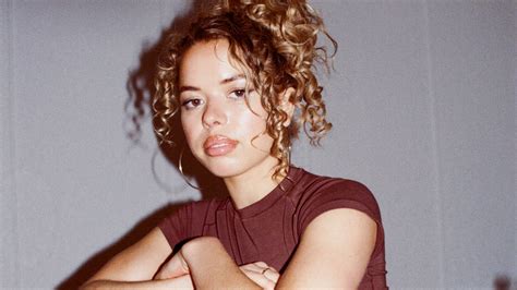 Nilufer Yanya 2026 Tour Dates And Concert Schedule Live Nation