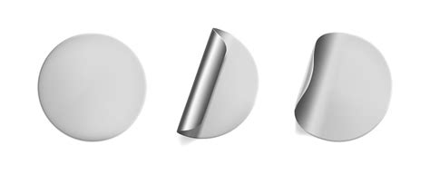 실버 라운드 구겨진 스티커 필링 코너 모의 세트 흰색 배경에 주름 효과가있는 접착제 실버 호일 또는 플라스틱 스티커 라벨 빈