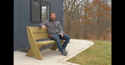 Man Demonstrates The Easiest Way To Build A Bench And You Only Need 3 Tools And 30 Minutes