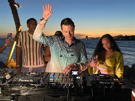 Magische Sunset Dj Set Met Sam Feldt Op Curaçao Massive Pro Av