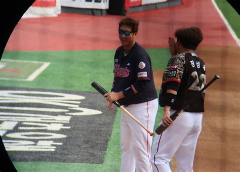 [야구] 이대호 은퇴 유니폼 도착 여행 행사 풍경 사진 갤러리