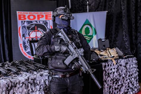 Brazilian Bope Ap Operator During The Presentation Of New Equipments