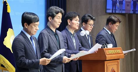 친문계 “文 주변인 스토킹 수준 수사” 주장에… 검찰 “허위주장” 반박