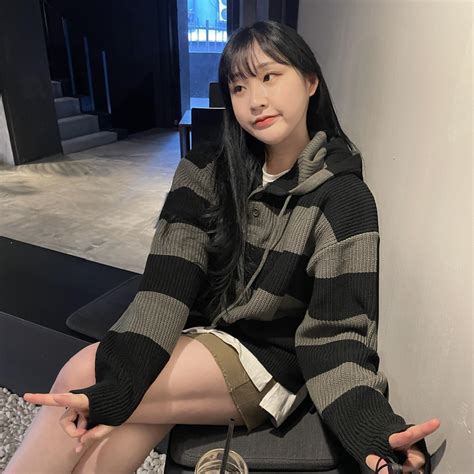 남녀공용 오버핏 단가라 빅후드 니트 에이블리