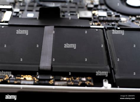 Lithium Ion Battery Laptop Hi Res Stock Photography And Images Alamy