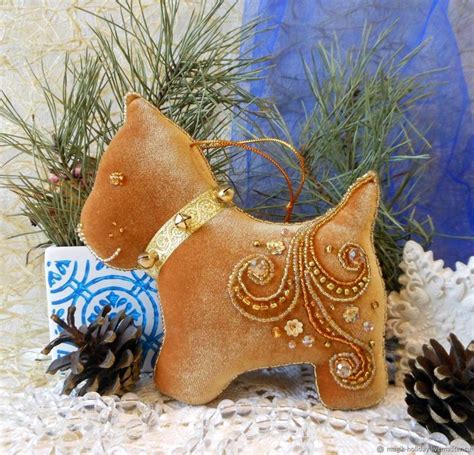 СОБАКА на елку из бархата с вышивкой в интернет магазине на Ярмарке Мастеров Елочные игрушки