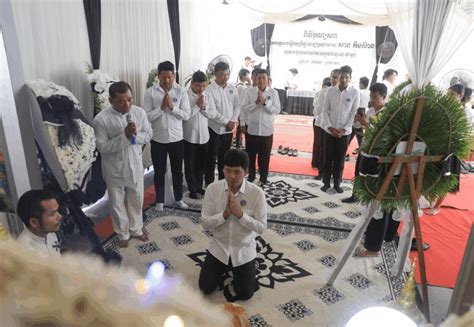 ឧកញ៉ា News Feed ឧកញ៉ា News Feed Added A New Photo