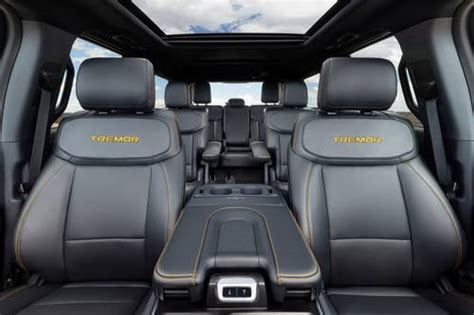 2025 Ford Expedition Pictures 58 Photos Edmunds